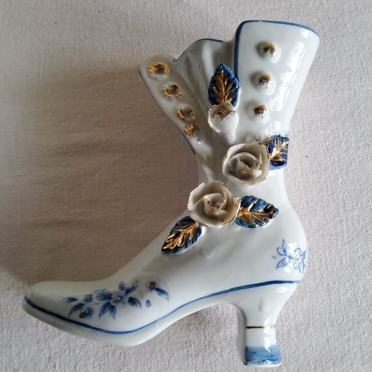 Porzellan Vase in Form eines Schuhs (Gebraucht) in Villnachern für CHF 14.1 – mit Lieferung auf ...