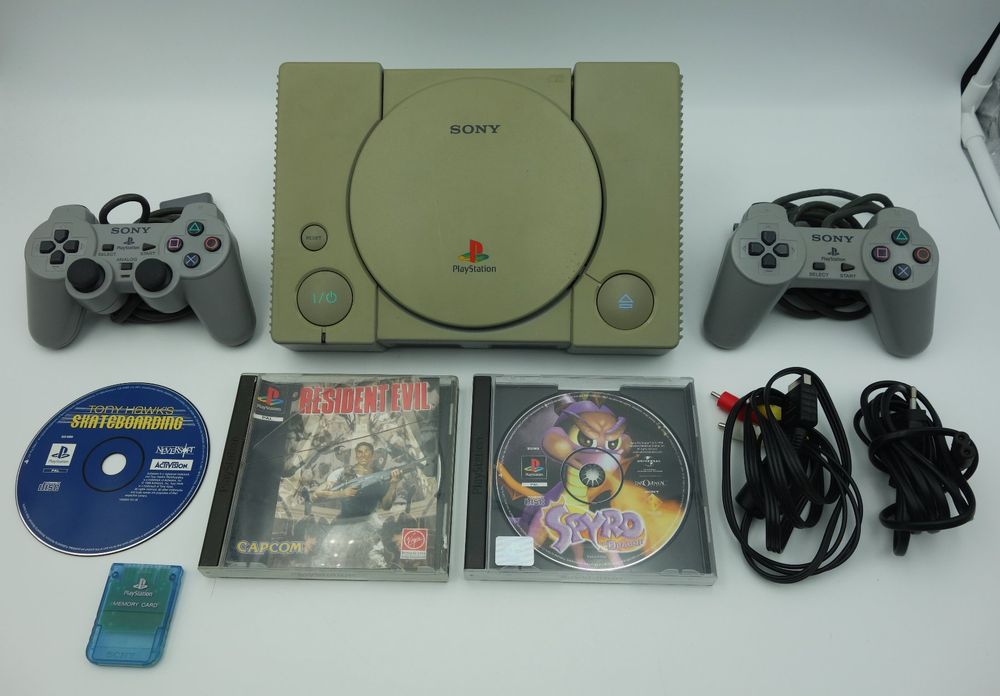 Sony Playstation PS1 mit 3 Games und 2 Controller, Spyro | Kaufen auf ...