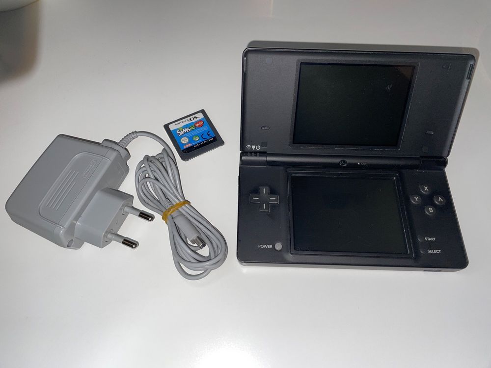 DSi Console Nintendo + Spiel The Sims (Gebraucht) in Meyrin für CHF 19 ...
