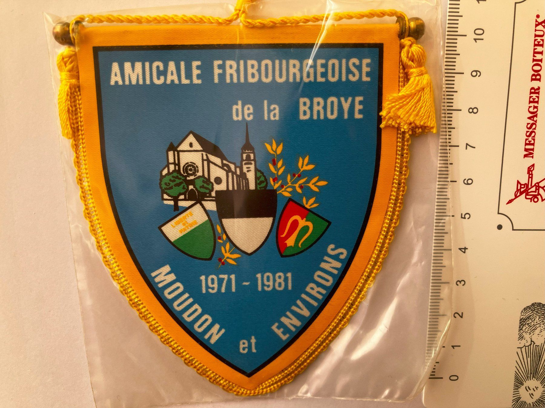Vintage Fanion/Wimpel AMICALE FRIBOURGEOISE de la BROYE (Neuf avec ...
