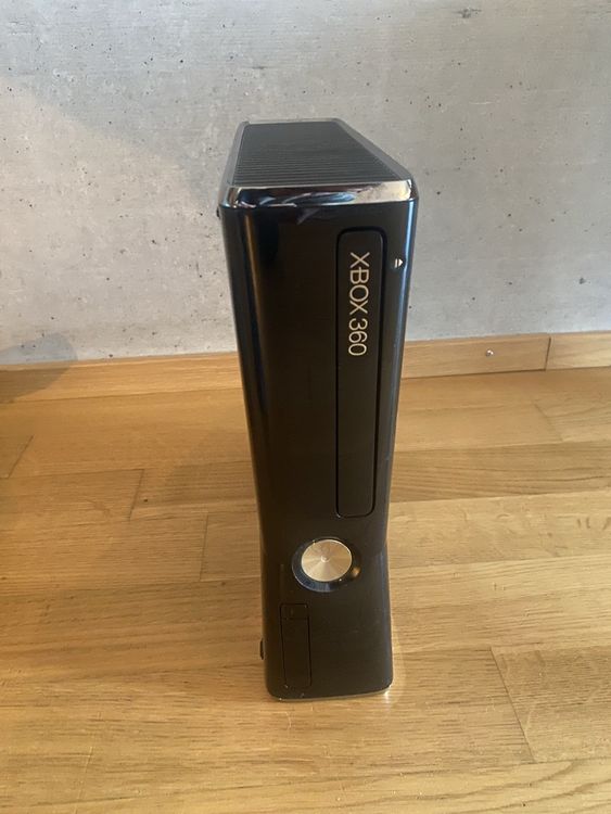 Xbox 360 Slim 250GB inkl. Controller & Kinect-Kamera (Gebraucht) in ...