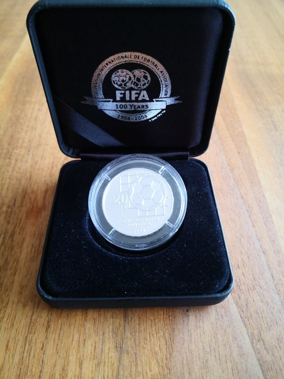 20 ,- FR. SILBER MÜNZE 2004 100 JAHRE FIFA MIT BOX | Kaufen auf Ricardo