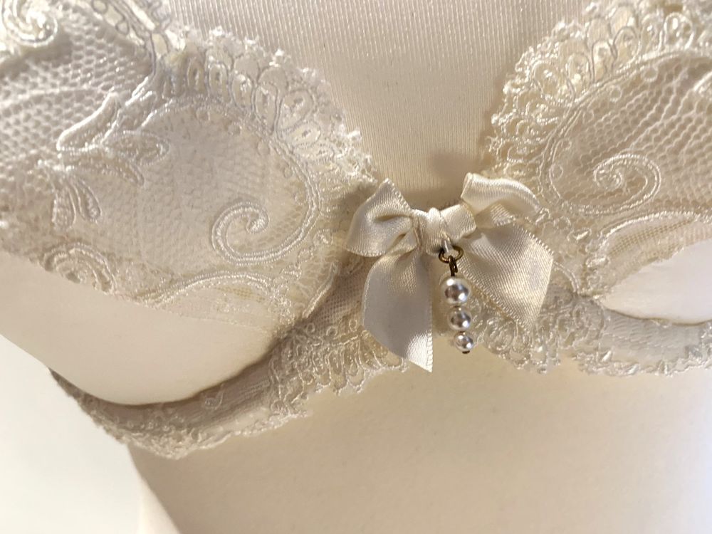 LUXUS-BH-SET SEIDE/SPITZEN VON LISE CHARMEL (Neu und originalverpackt ...