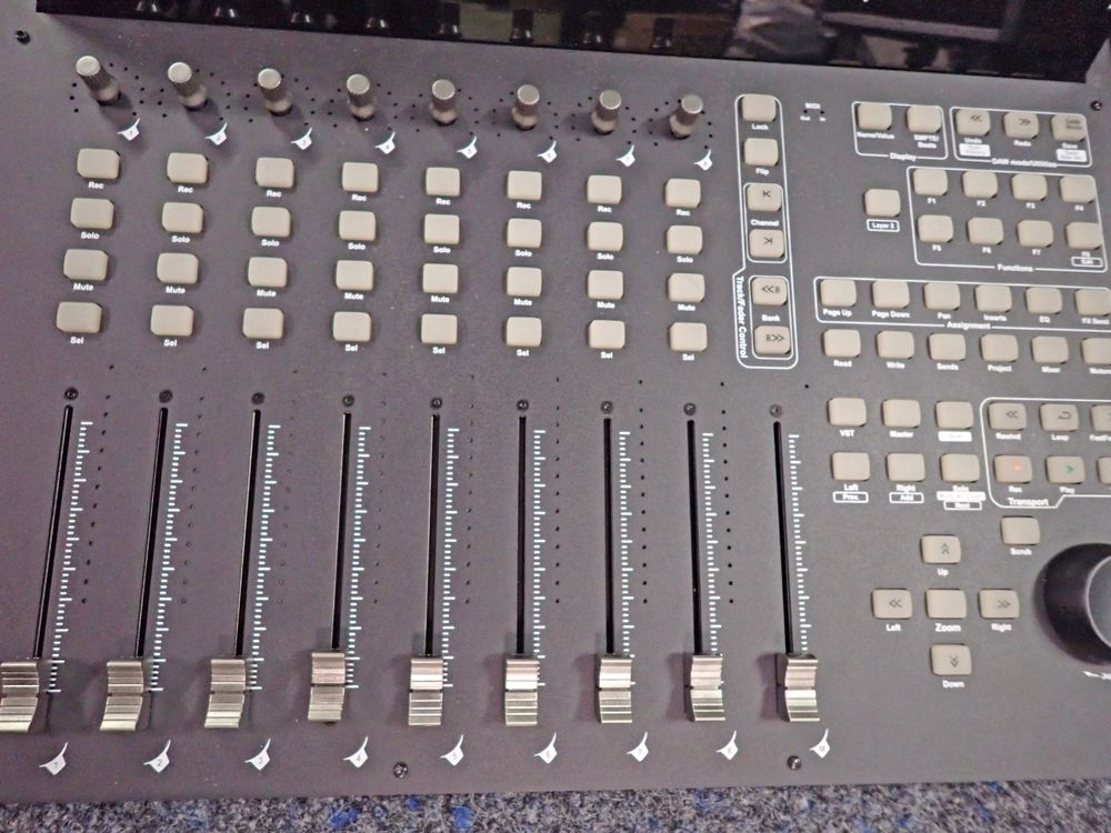 DAW Controler Icon - Qcon Pro G2 und 3 Satelliten Icon Ex G2 (Gebraucht ...