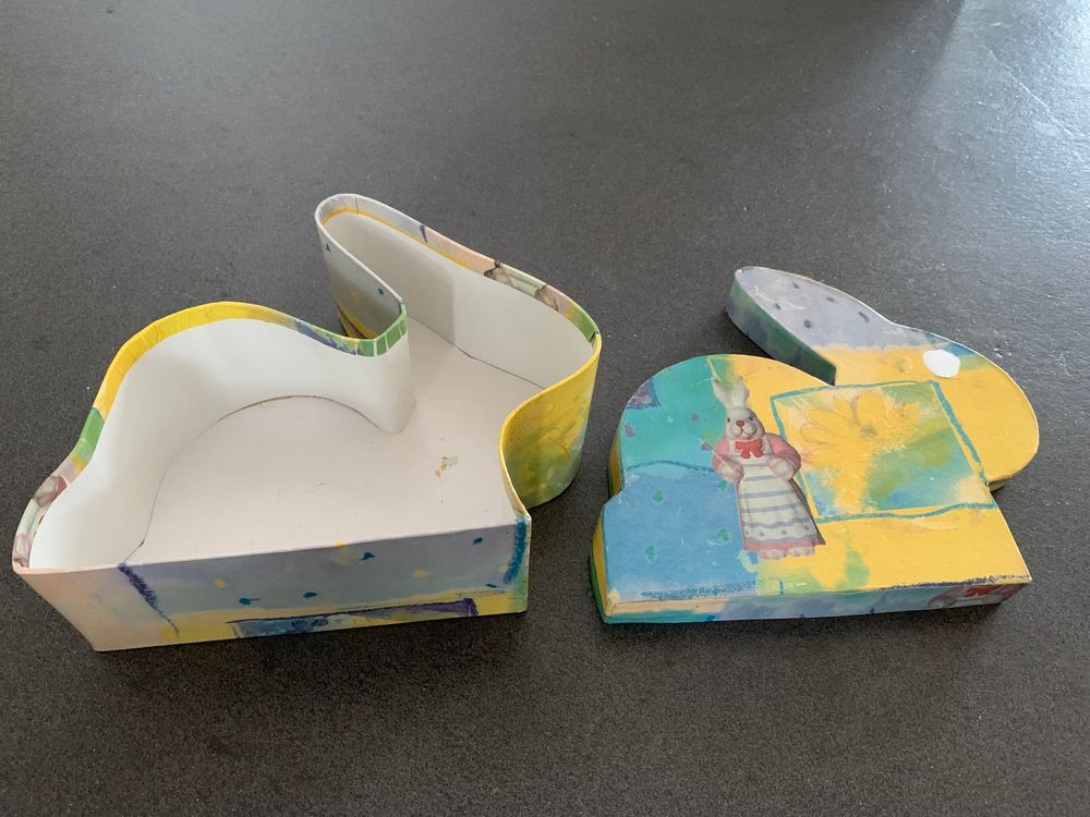Osterbox "Hase" Box mit Deckel ca. 19 x 17 x 6.5cm (Gebraucht) in Fribourg für CHF 5 – mit ...