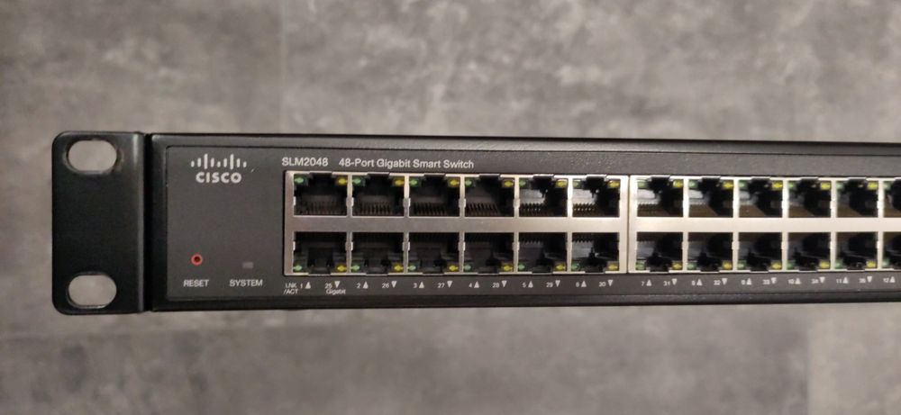 Cisco Linksys SLM2048 48-port Managed Gigabit Smart Switch (Gebraucht ...