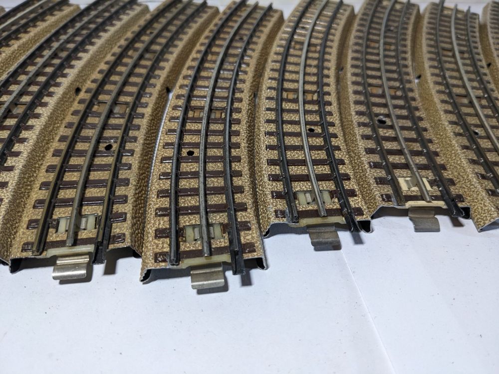 Märklin M-Gleis 10x 3600 A 1-1 Gebogenes (Leichtmetall, Alu) (Gebraucht) in Gland für CHF 4 ...