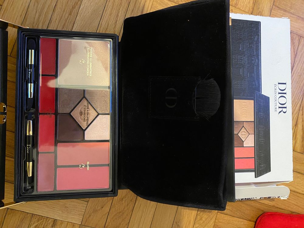 Dior makeup set (Gebraucht) in St-Légier-Chiésaz für CHF 80 – mit ...