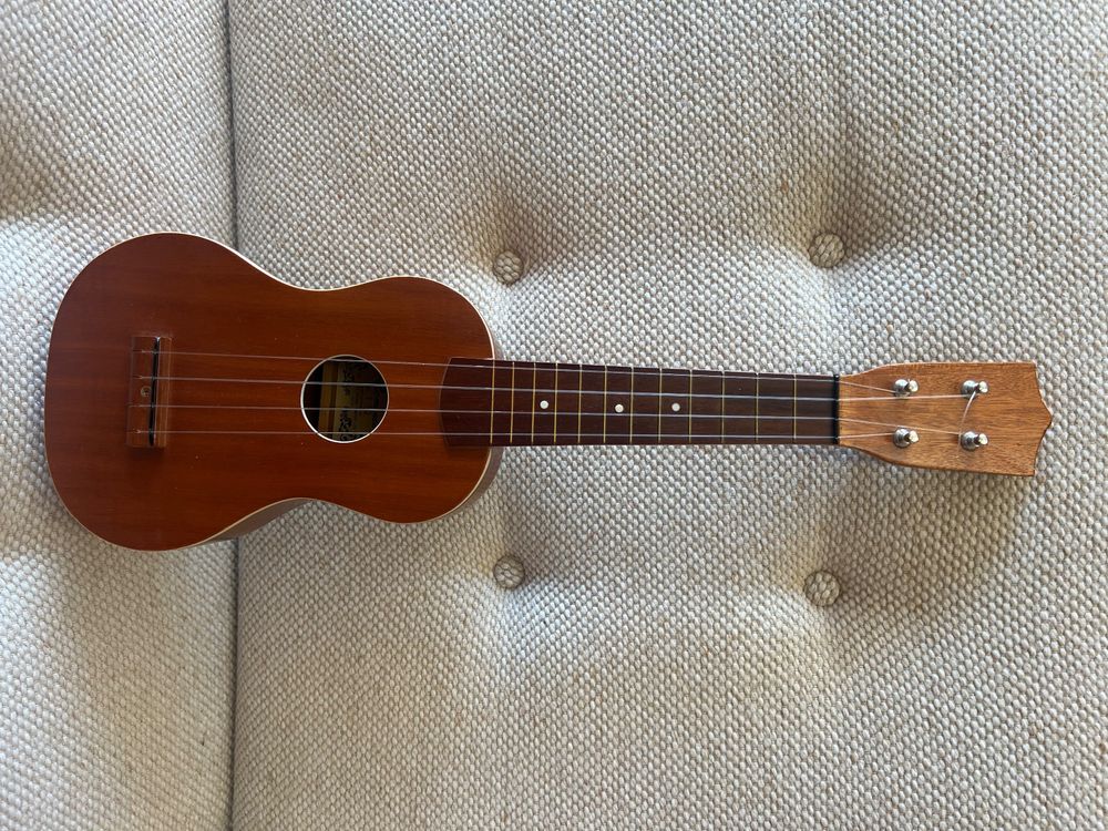 Ukulele Modell 140 Romance, Made in Japan (Gebraucht) in Otelfingen für ...