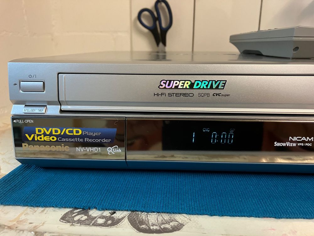 Panasonic nv-vhd1 vhs dvd player combi | Kaufen auf Ricardo