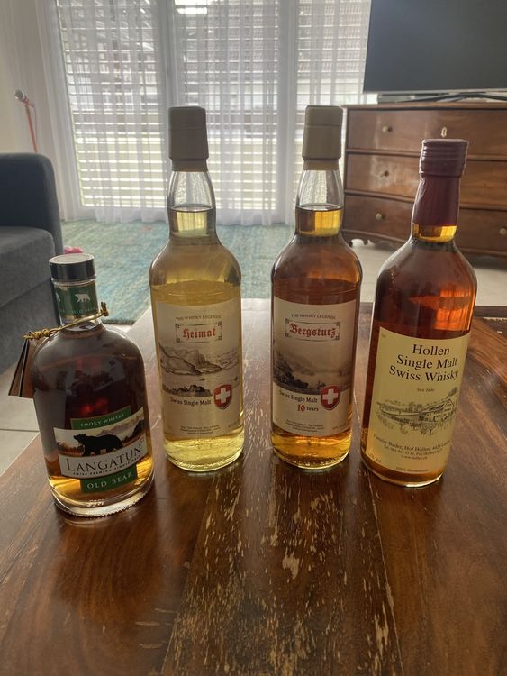 Schweizer Whisky 4 Flaschen, ungeöffnete (Neu (gemäss Beschreibung)) in Berikon für CHF 190 ...