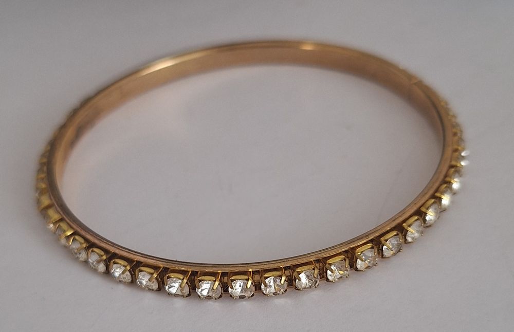 Vintage Armreif mit Steine weiss (Gebraucht) in Kerzers für CHF 29 – mit Lieferung auf Ricardo ...