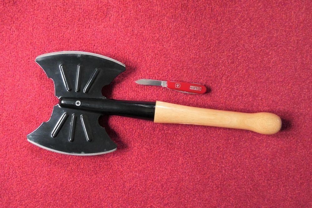 Victorinox Messer & Cold Steel Bad Axe | Kaufen auf Ricardo