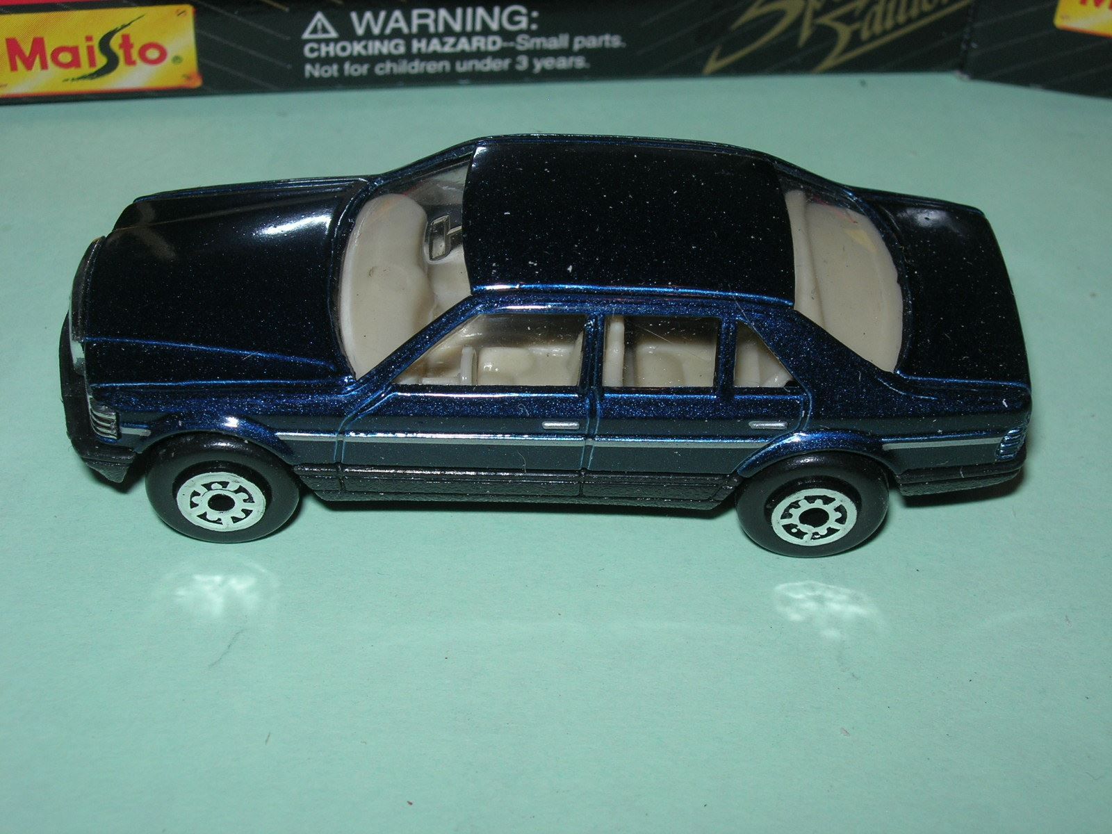 Mercedes-Benz 260 SEL ° Maisto ca. 1:64 (Neu und originalverpackt) in ...