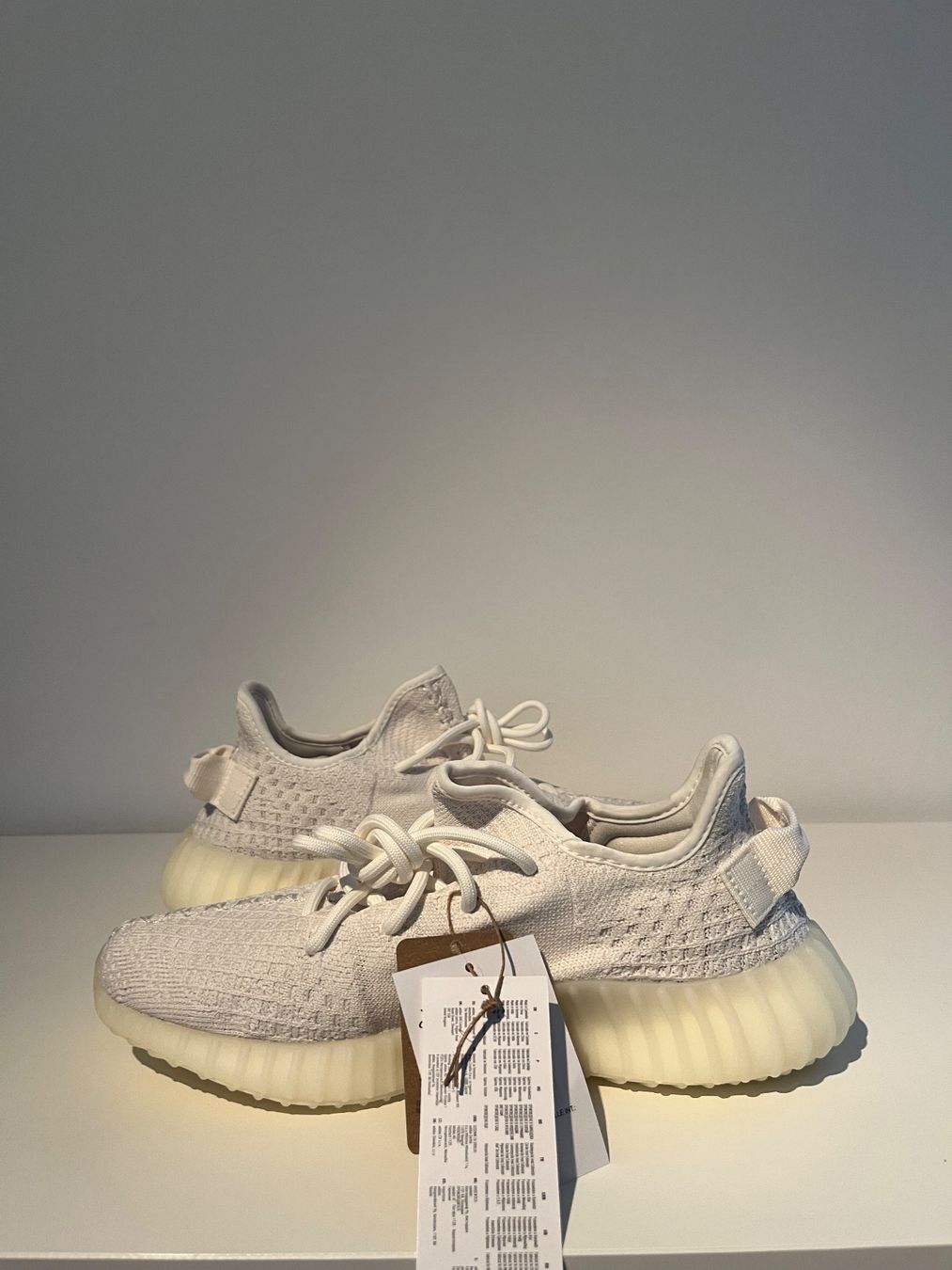 Yeezy Boost 350 V2 Bone, Gr. 40 ⅔ (Neu und originalverpackt) in Uster ...