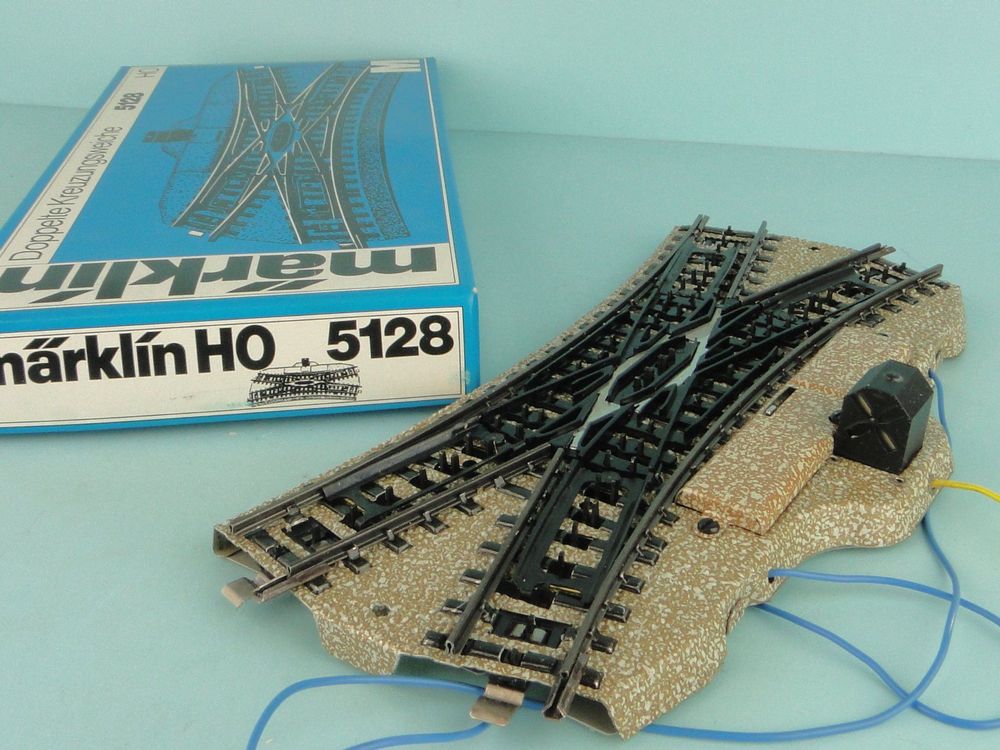 Märklin 5128 Kreuzweiche, neuwertig (Neu (gemäss Beschreibung)) in ...