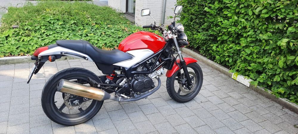 HONDA VTR 250 (Naked Bike) 2010 | Kaufen auf Ricardo