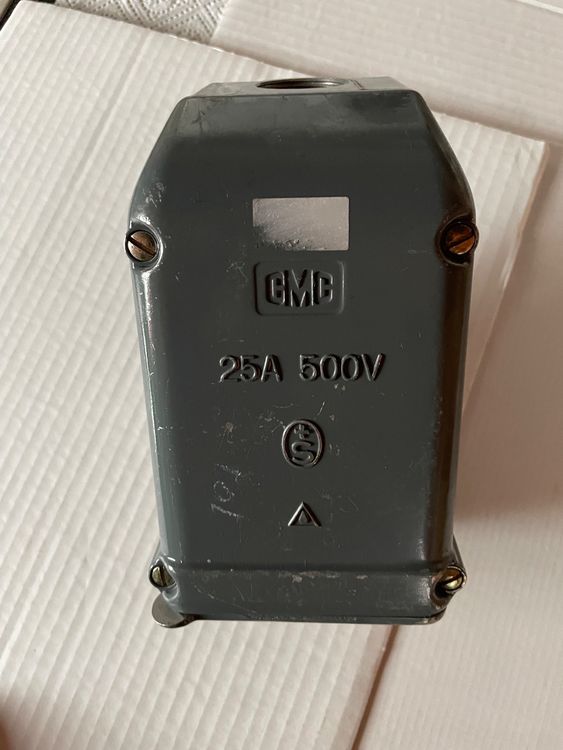 J25 /5 Polige Wanddose Stromdose CMC (Gebraucht) in Huttwil für CHF 35 – nur Abholung auf ...