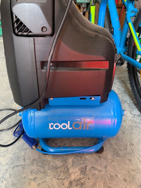 TOOL-AIR Kompressor 10L CL-10/235A | Kaufen auf Ricardo