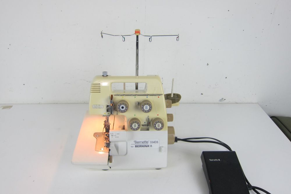 Bernette 334DS Overlock von BERNINA (Defekt) in Fahrweid für CHF 90 ...
