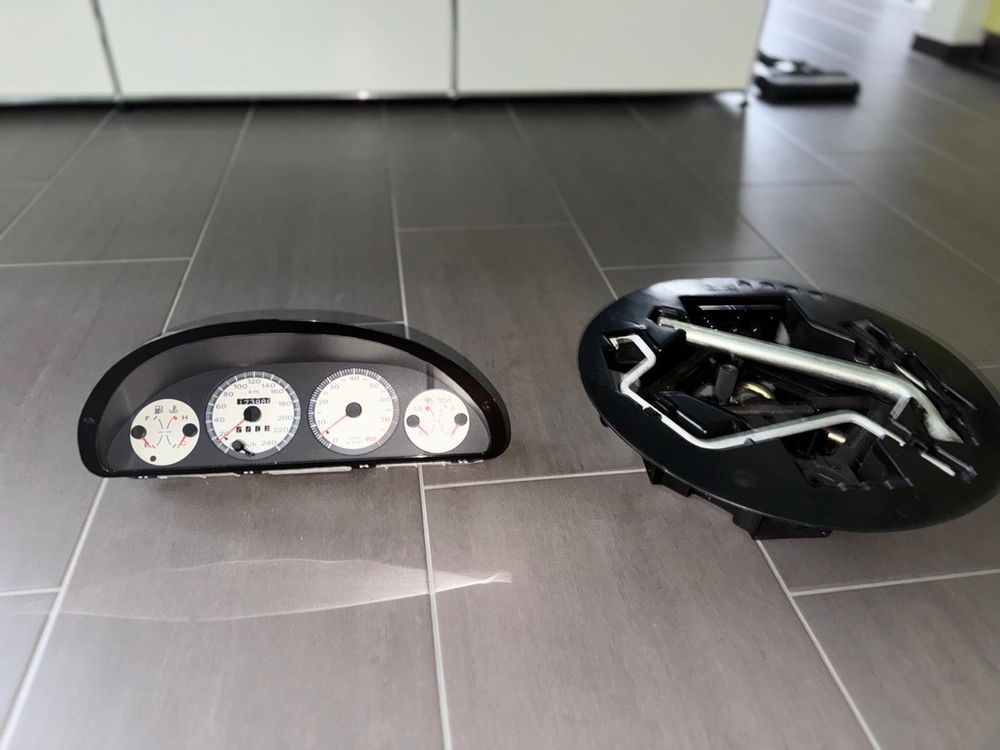 Fiat Punto GT Cockpit u. Wagenheber/Werkzeug Mulde Original (Gebraucht ...
