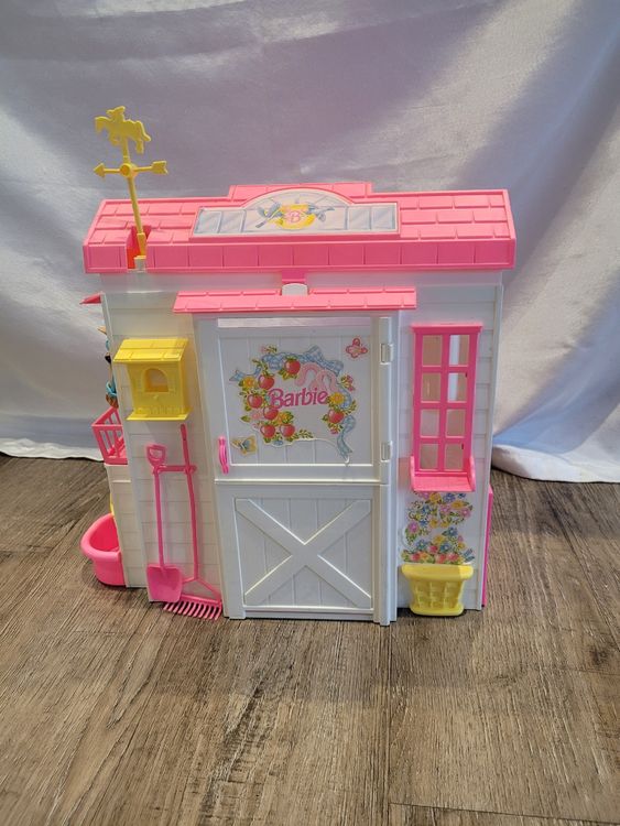 Barbie Pferd Leckermaul, Stall, Picknick Set (Gebraucht) in ...