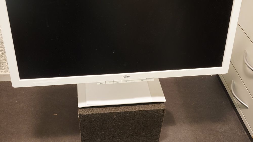 FUJITSU Monitor Mod. P27T-8 IP-8 , 68 cm weiss, schwenkbar (Gebraucht ...
