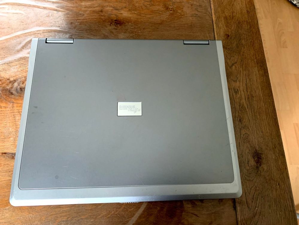 Fujitsu Siemens Amilo Model: D7830. Laptop startet nicht. (Defekt) in ...