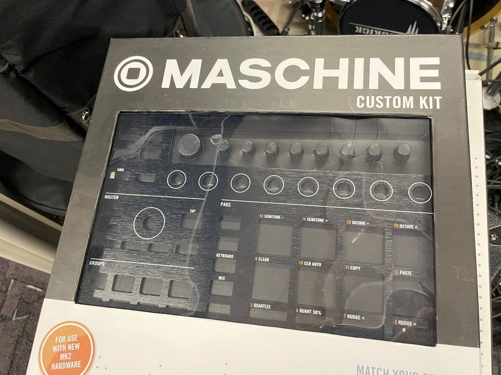 NI Maschine MK2 mit Custom Kit und UDG Bag (Gebraucht) in Rütihof für ...