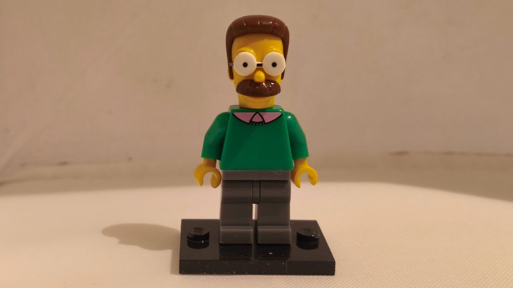 Lego Simpsons Minifigurenserie 1, sim013 Ned Flanders (Gebraucht) in ...