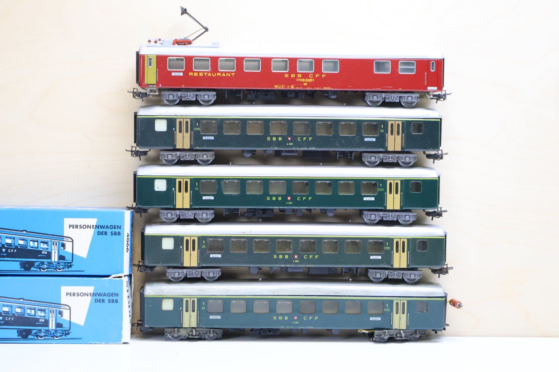 Märklin 5 x SBB Personenwagen 4066/Restaurantwagen (Gebraucht) in ...