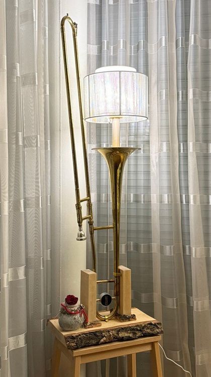 Stehlampe Posaune Unikat (Gebraucht) in Wil SG für CHF 50 – nur Abholung auf Ricardo kaufen