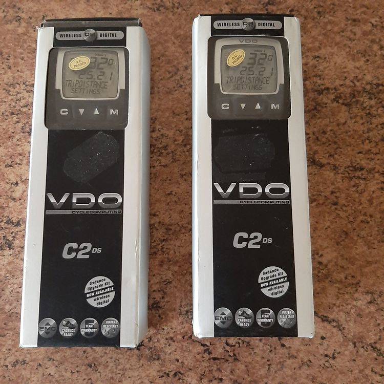Lot 2 VDO Cyclecomputing C2DS. Jamais utilisé (Neuf avec emballage d ...