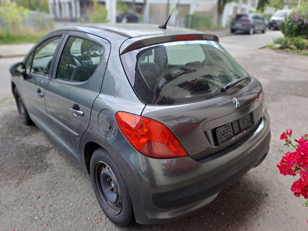 Auto | Kaufen auf Ricardo