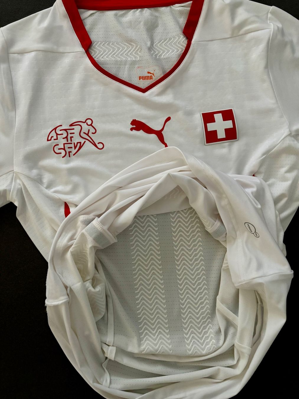 SCHWEIZER NATI TRIKOT PUMA FUSSBALL SHAQIRI XHAKA AKANJI (Neuf avec ...