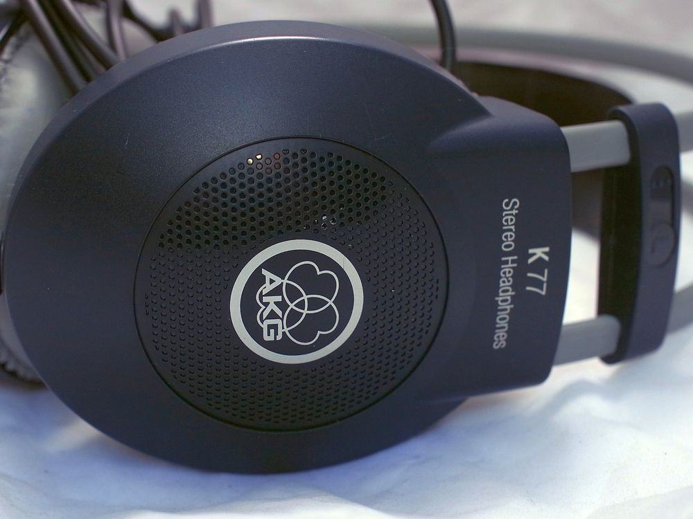 Kopfhörer AKG K77 over ear Pro 3.5mm Klinke #Y3 (Gebraucht) in Dietikon für CHF 26 – mit ...