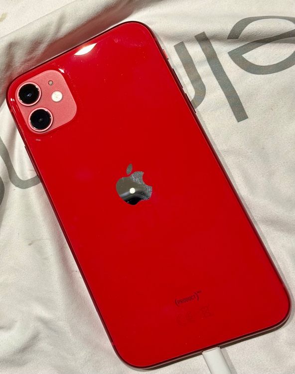 iPhone 11 Rot 128 GB (Gebraucht) in Hünibach für CHF 172 – mit ...