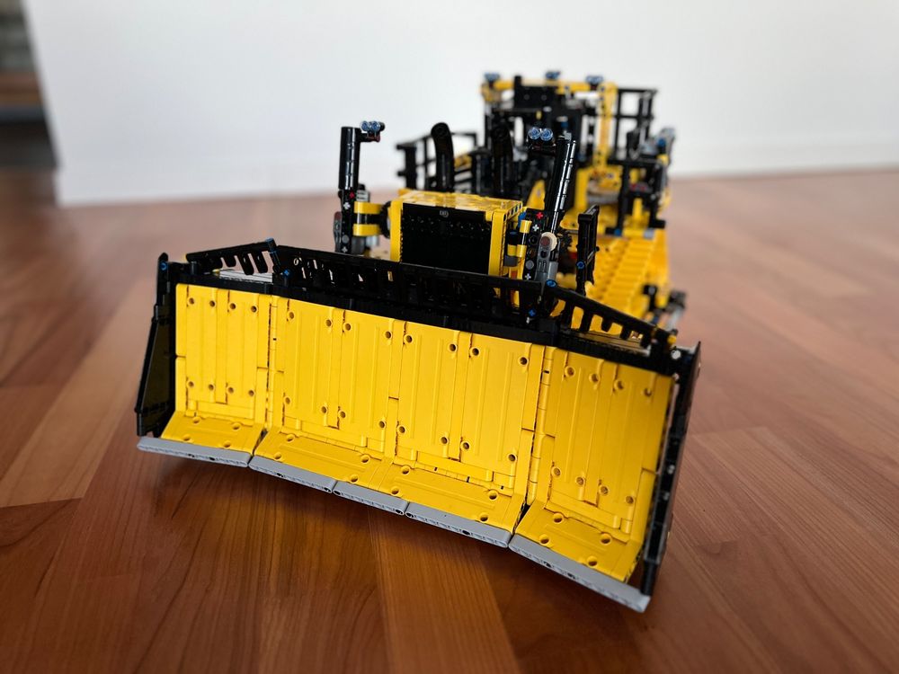 LEGO Caterpillar D11 Bulldozer 421.1 (Gebraucht) in Zürich für CHF 185 ...