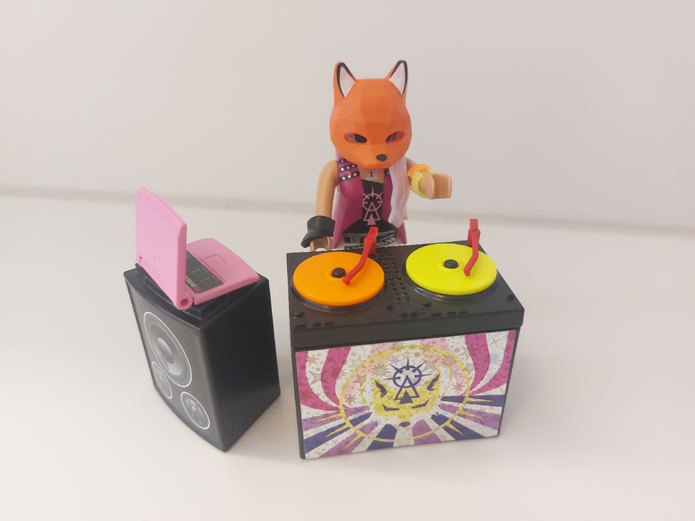 PLAYMOBIL 70882 DJ mit Mischpult (Gebraucht) in Balterswil für CHF 8 ...
