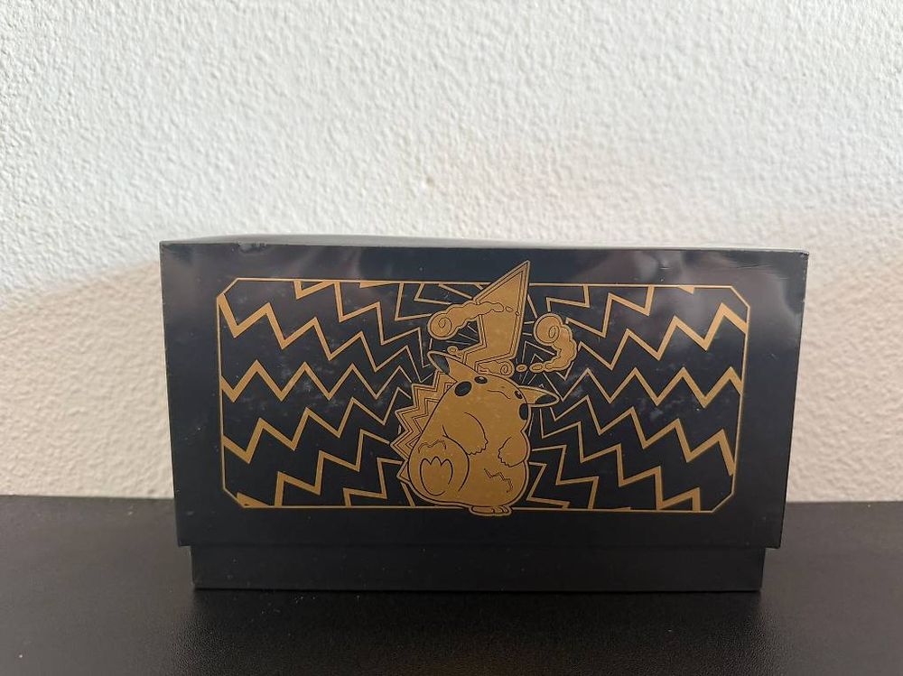 Pokémon Pikachu Gift Box (ETB) (Neuf avec emballage d'origine) à ...