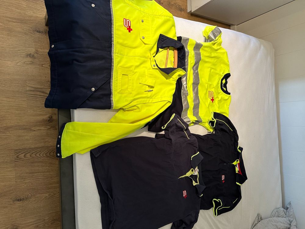 Samariter Kleider Grösse M Herren (Gebraucht) in Bubikon für CHF 35 ...
