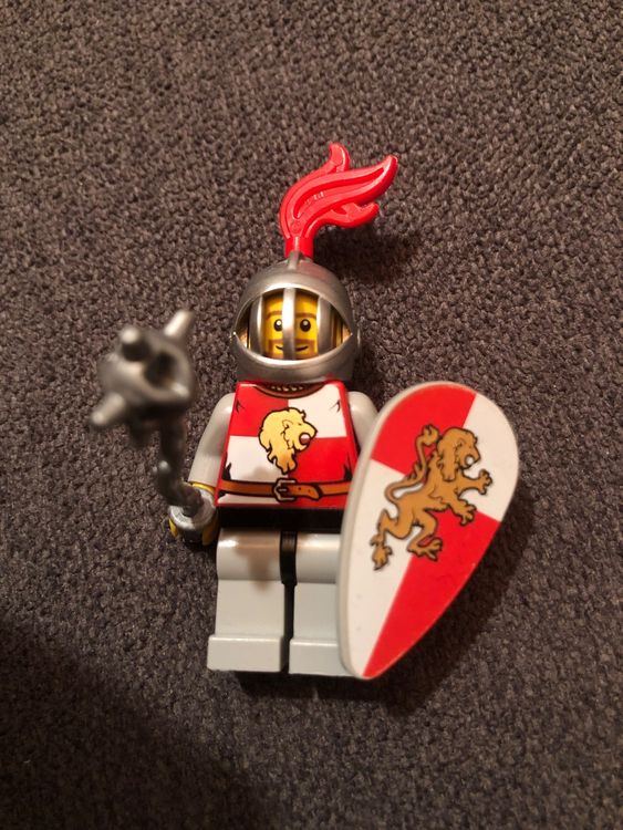 LEGO figurine Castle Ritter Lion Knight Minifigur (Gebraucht) in Fully ...
