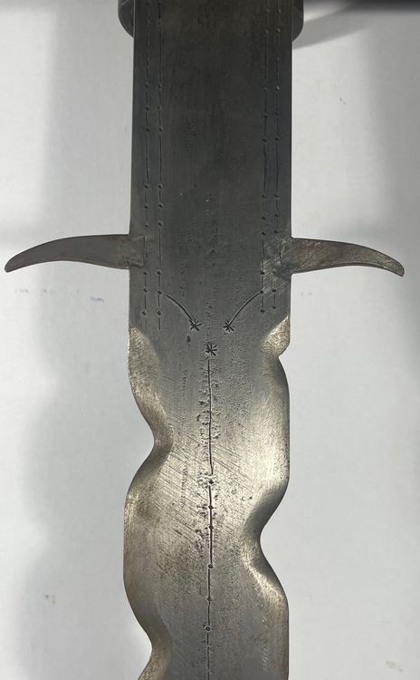 Grosse Art-Deko Schwert mit Verzierungen (Gebraucht) in Root für CHF 385 – mit Lieferung auf ...