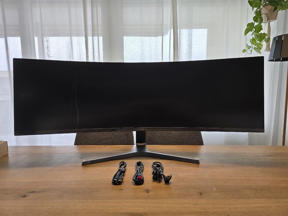 Samsung Odyssey CRG9 49" Curved Monitor – DEFEKT (Defekt) in Anglikon ...