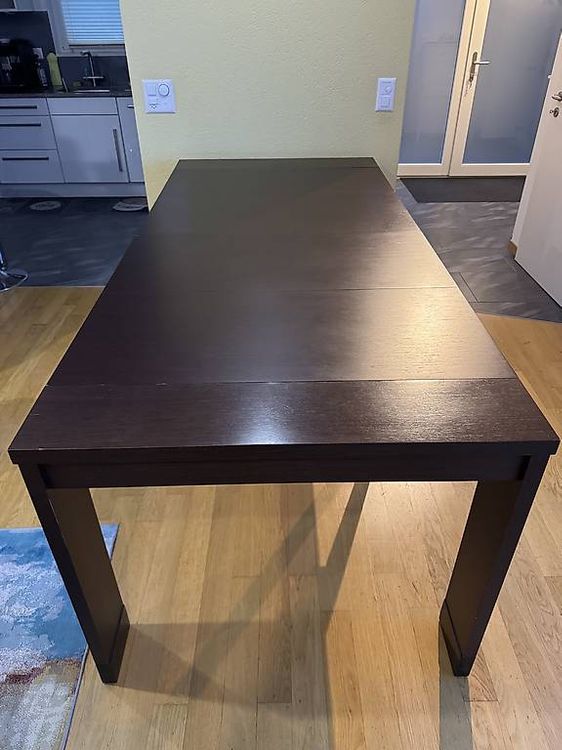 Table extensible pour 10 pers. (D'occasion) à La Chaux-de-Fonds pour CHF 200 – retrait ...