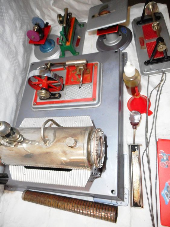 Dampfmaschine Wilesco D12 Zubehör und vier Antriebsmodelle (Gebraucht) in Hefenhofen für CHF 149 ...