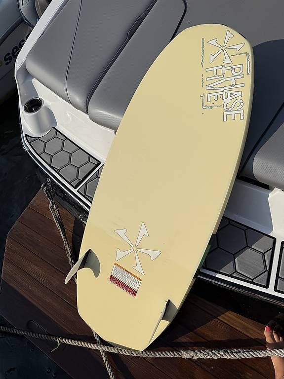 Planche de wake surf Phasefive Venom (D'occasion) à Vernier pour CHF ...