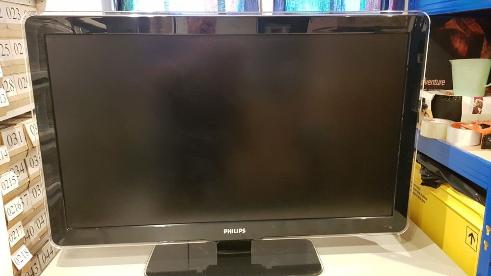 Philips 42PFL5603D/12 Fernseher und DVD Player (Gebraucht) in Oetwil am ...