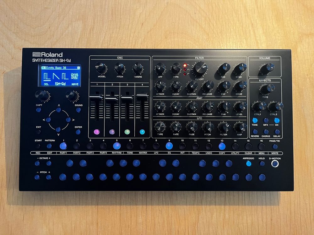 Roland Sh-4d Desktop Synthesizer (OVP) (Gebraucht) in Zürich für CHF ...