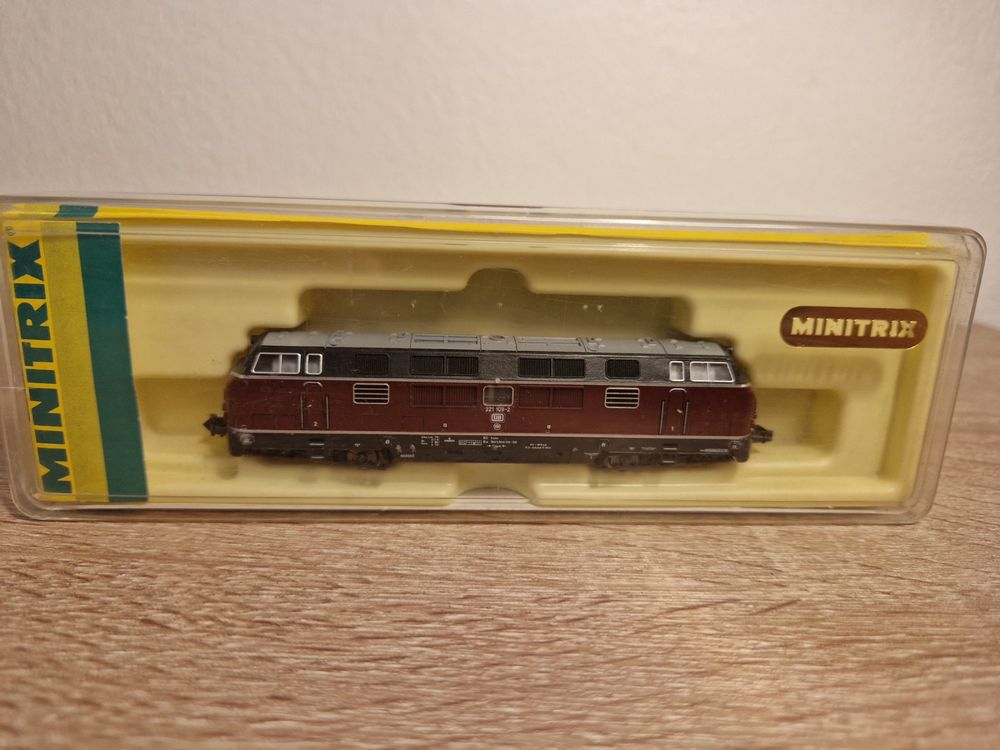 Minitrix 12061 Diesellok 221 109-2 DB N | Kaufen auf Ricardo